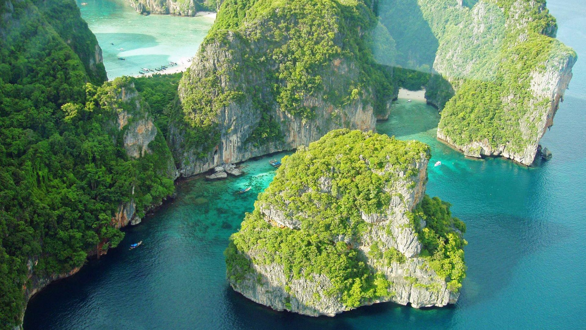 Phuket Phi Phi 4 Islands / 9 Points Excursion Price: ฿1299 - ViagoTour.com